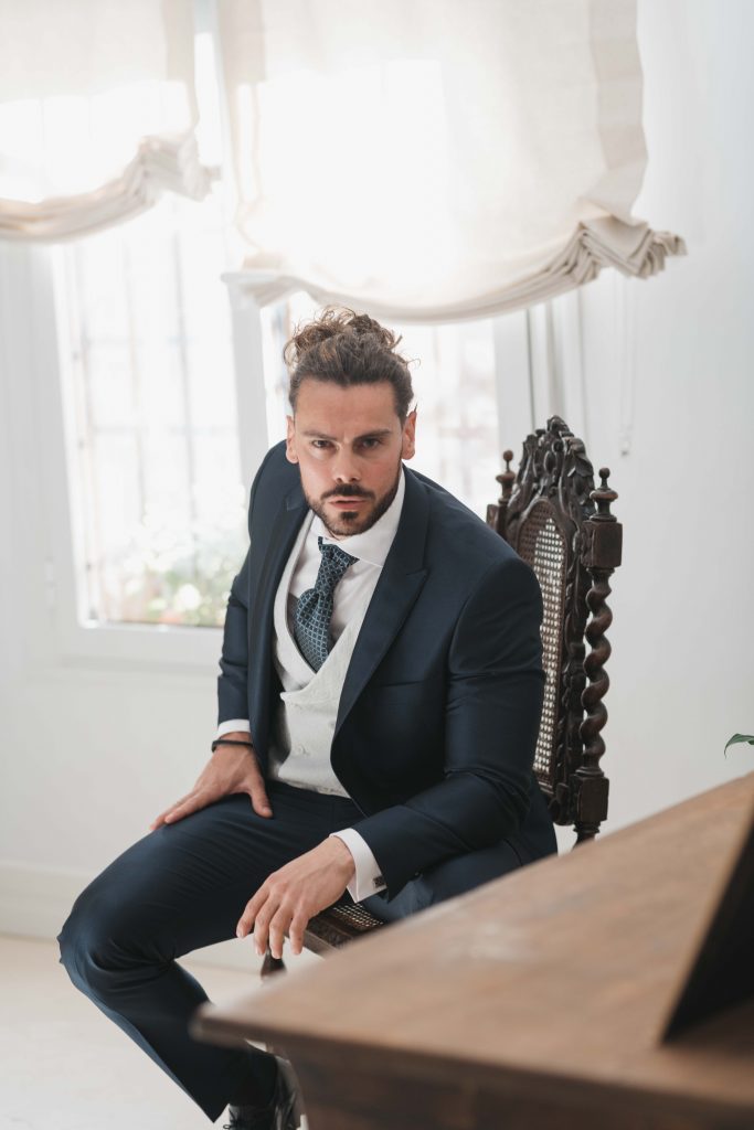 Modelo Uma - Guillermo Villanueva : Trajes de Novio Elegantes en Toledo